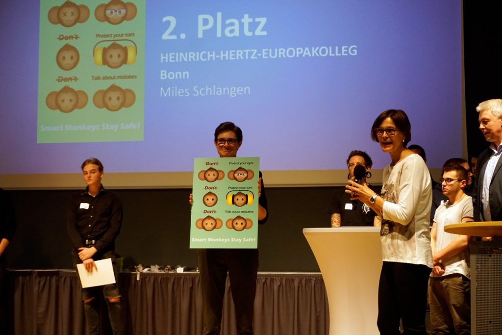 Preisverleihung an Schülerinnen und Schüler des HHEK | heinrich-hertz ...